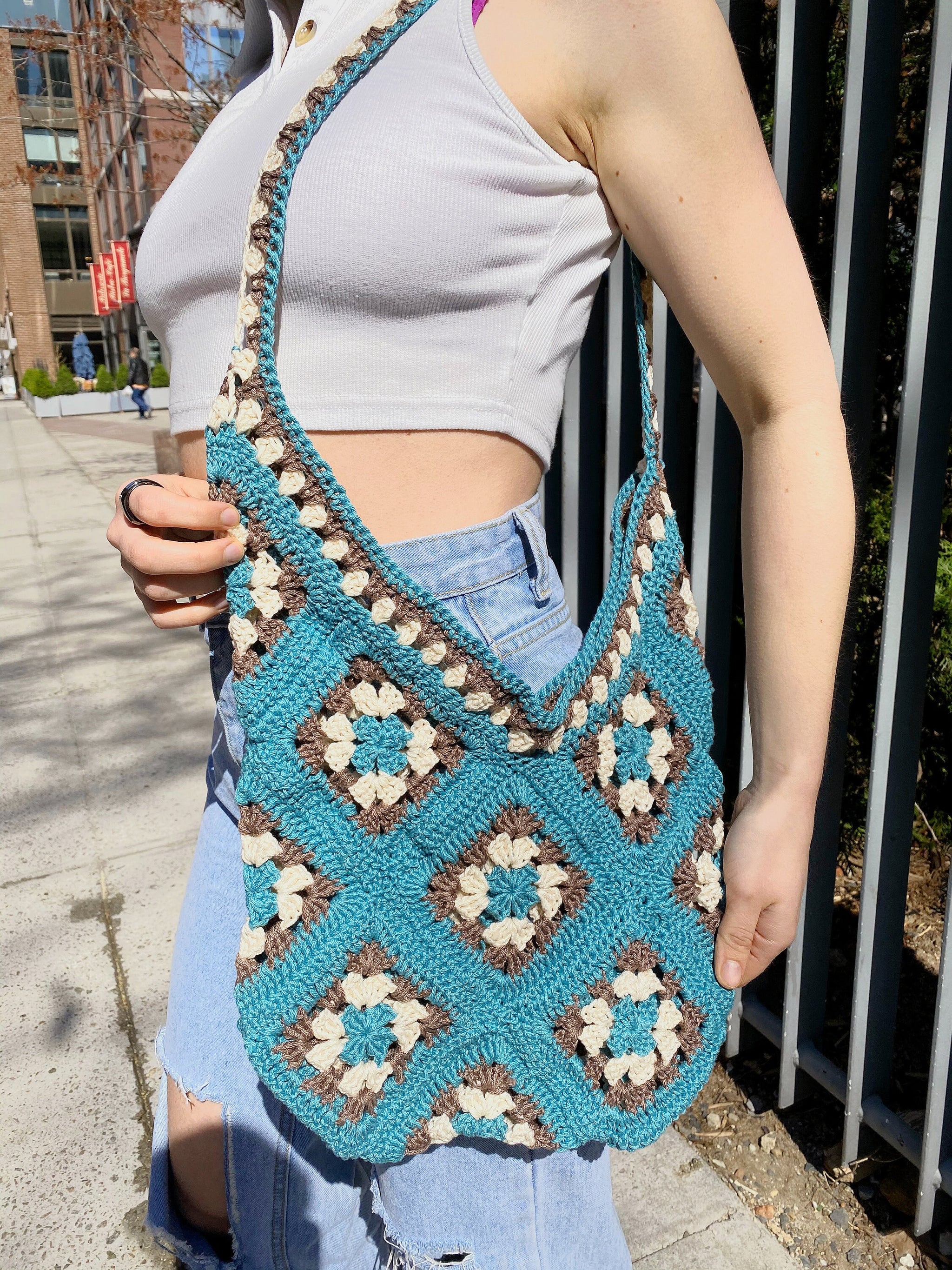 Crochet Pattern - Granny Square Tote Bag – The Crocheting